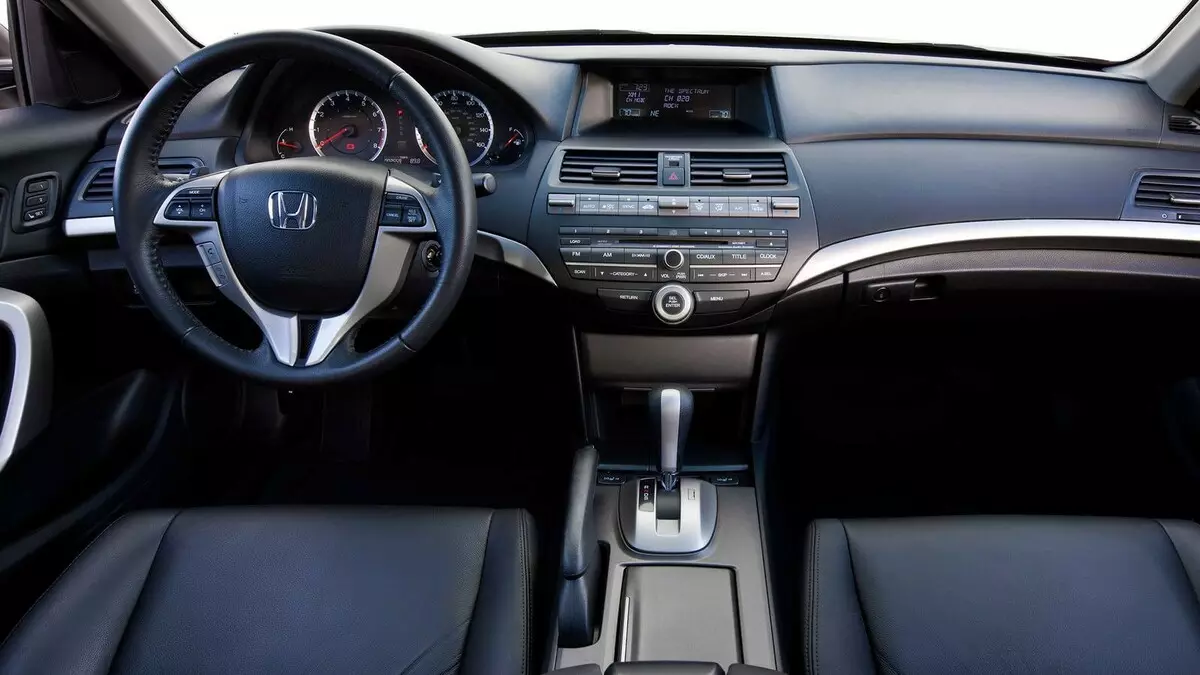 Buscant les esportives perdudes: val la pena comprar Honda Accord VIII per 750 mil rubles 23363_4