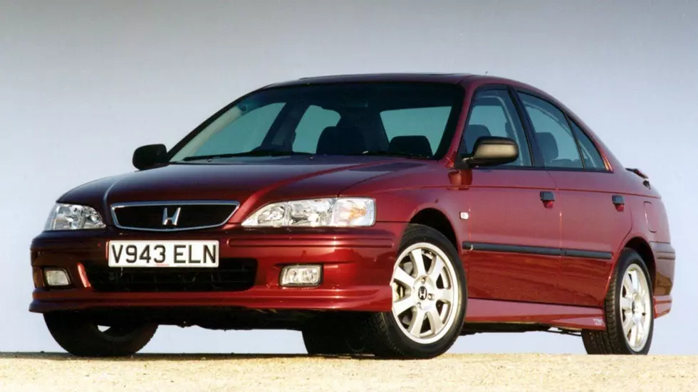 Լուսանկարում, Honda Accord SEDAN VTEC SE SPORT '1999-2002