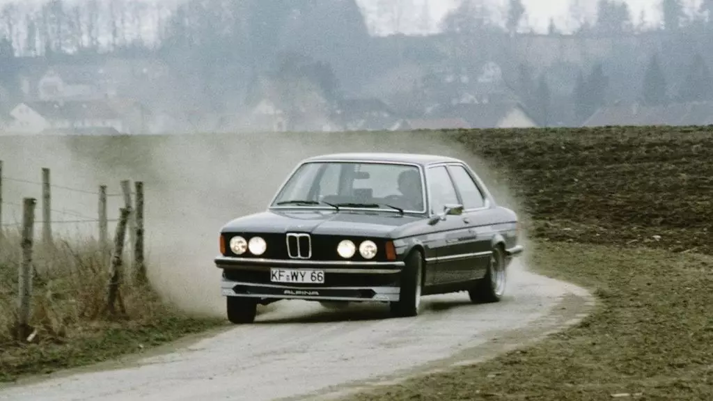 Fergelykje VAZ-2106 en BMW 3-searje E21 23403_103