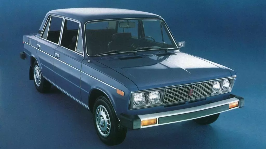 VAZ-2106 ve BMW 3 Serisi E21 karşılaştırın 23403_16