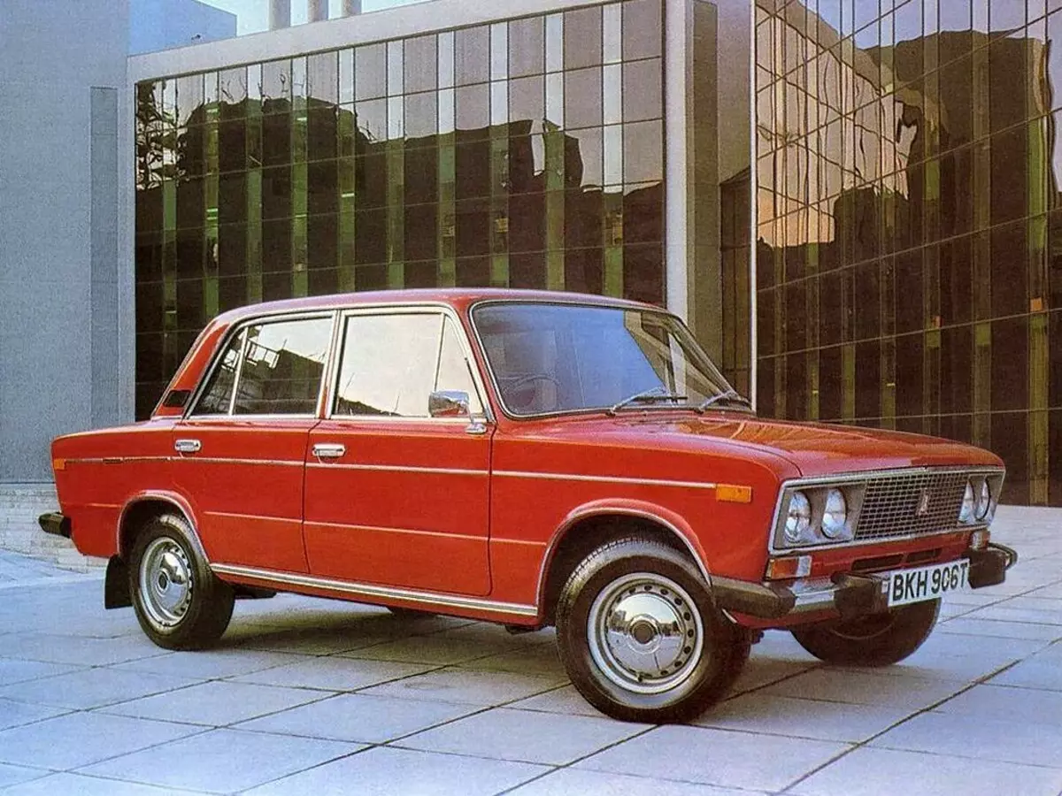 Fergelykje VAZ-2106 en BMW 3-searje E21 23403_27