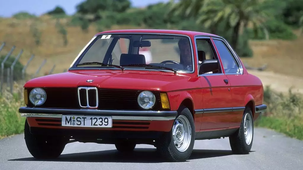 Comparar Vaz-2106 e BMW 3 Series E21 23403_32