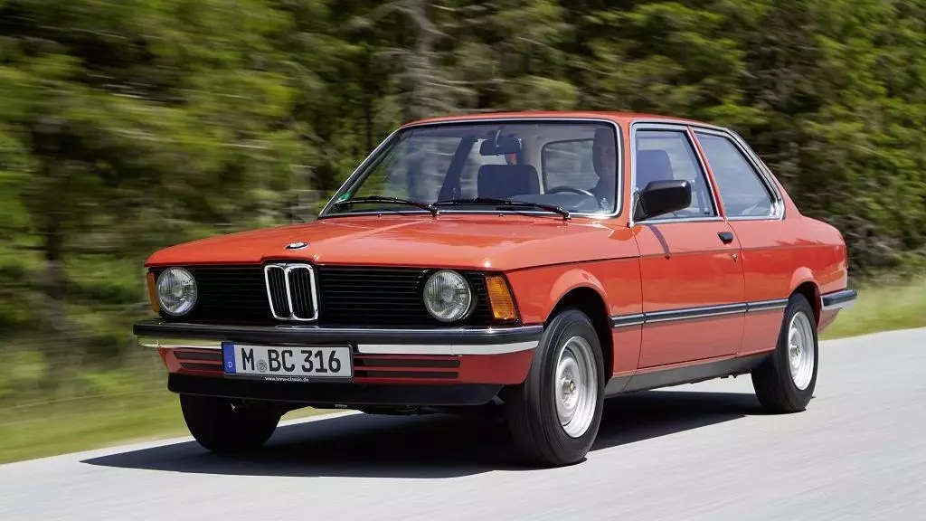 Fergelykje VAZ-2106 en BMW 3-searje E21 23403_34