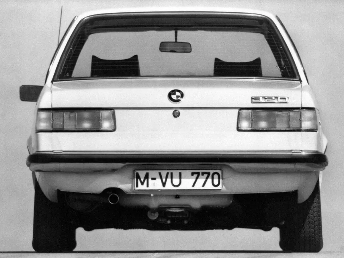 VAZ-2106 ve BMW 3 Serisi E21 karşılaştırın 23403_35