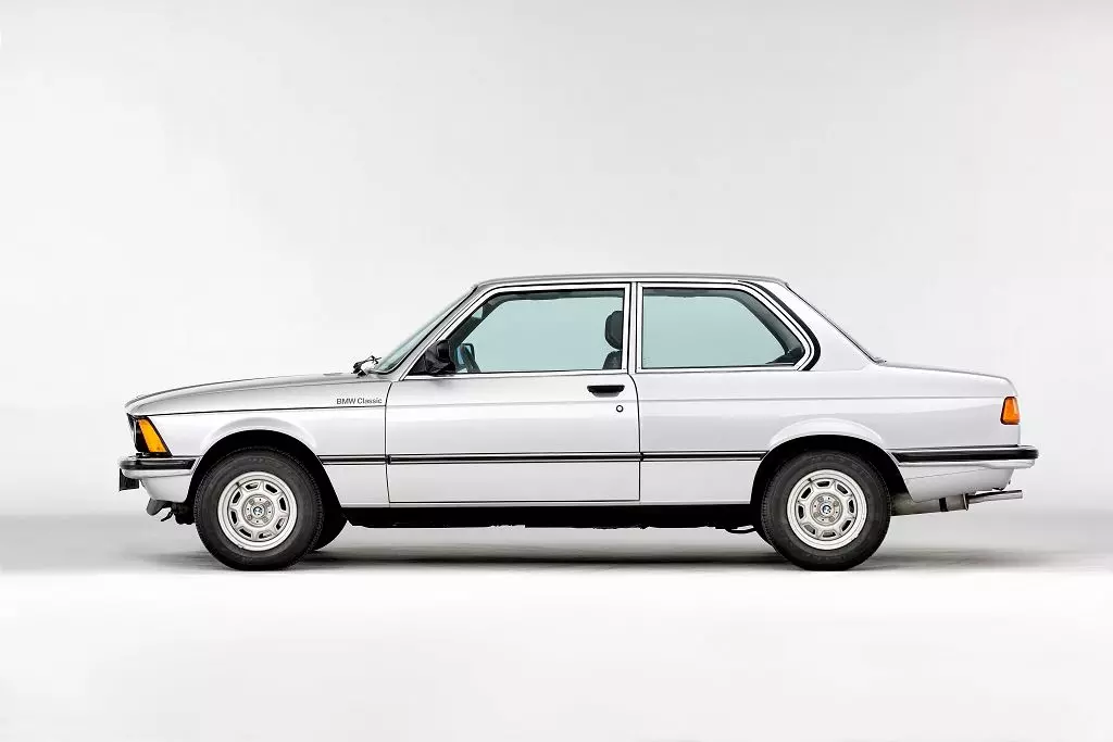 Comparar Vaz-2106 e BMW 3 Series E21 23403_39