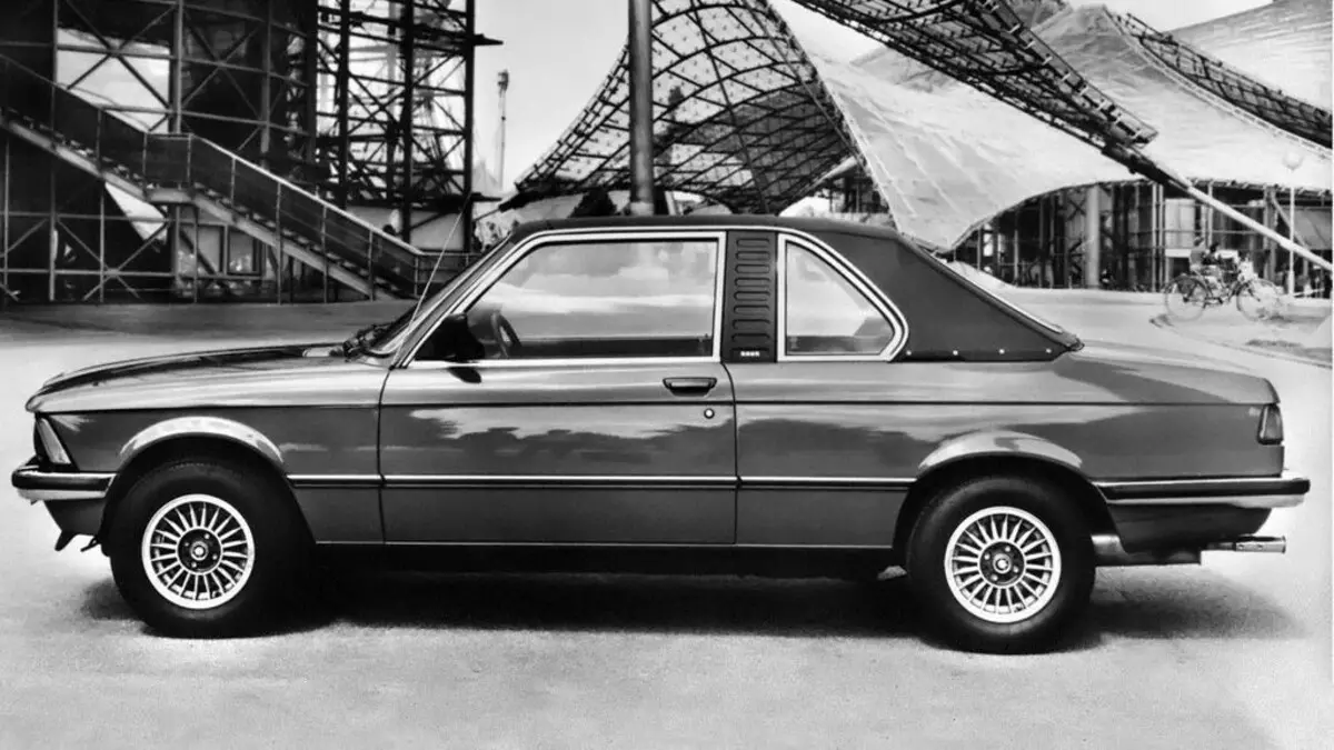 VAZ-2106 ve BMW 3 Serisi E21 karşılaştırın 23403_44