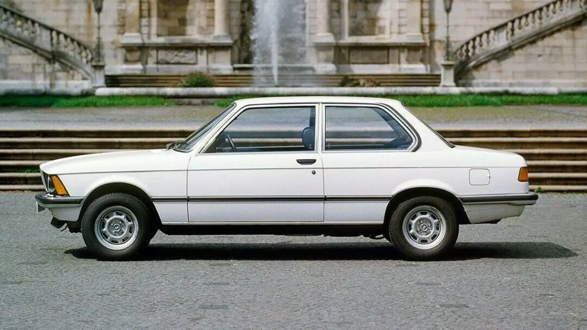 VAZ-2106 ve BMW 3 Serisi E21 karşılaştırın 23403_49