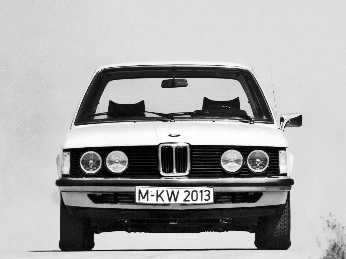 Fergelykje VAZ-2106 en BMW 3-searje E21 23403_62