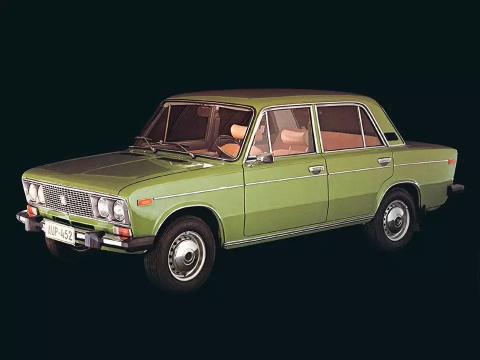 VAZ-2106 ve BMW 3 Serisi E21 karşılaştırın 23403_78