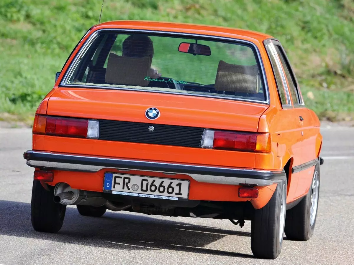 Fergelykje VAZ-2106 en BMW 3-searje E21 23403_98