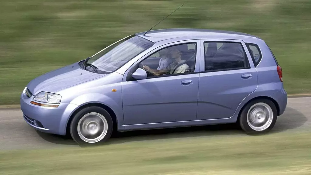 Në foto: Chevrolet Aveo 5-Door (T200) '2003-08