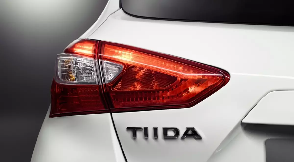 Yndividueel ûnbewuste: Test Drive Nissan Tiida 23430_17