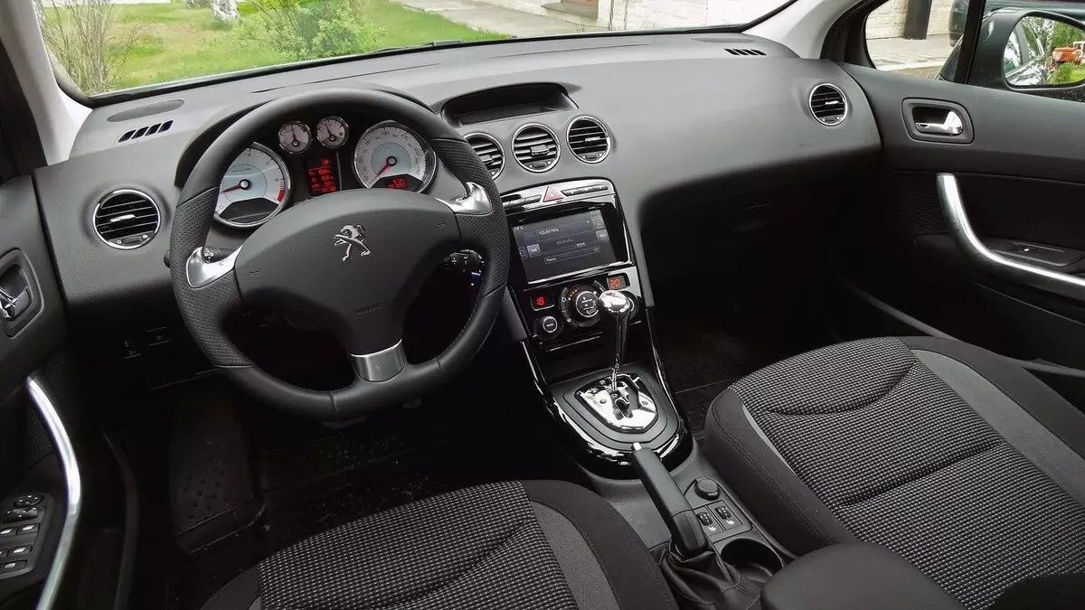 Wat in Frânsk is goed: Test Drive bywurke Peugeot 408 23453_14