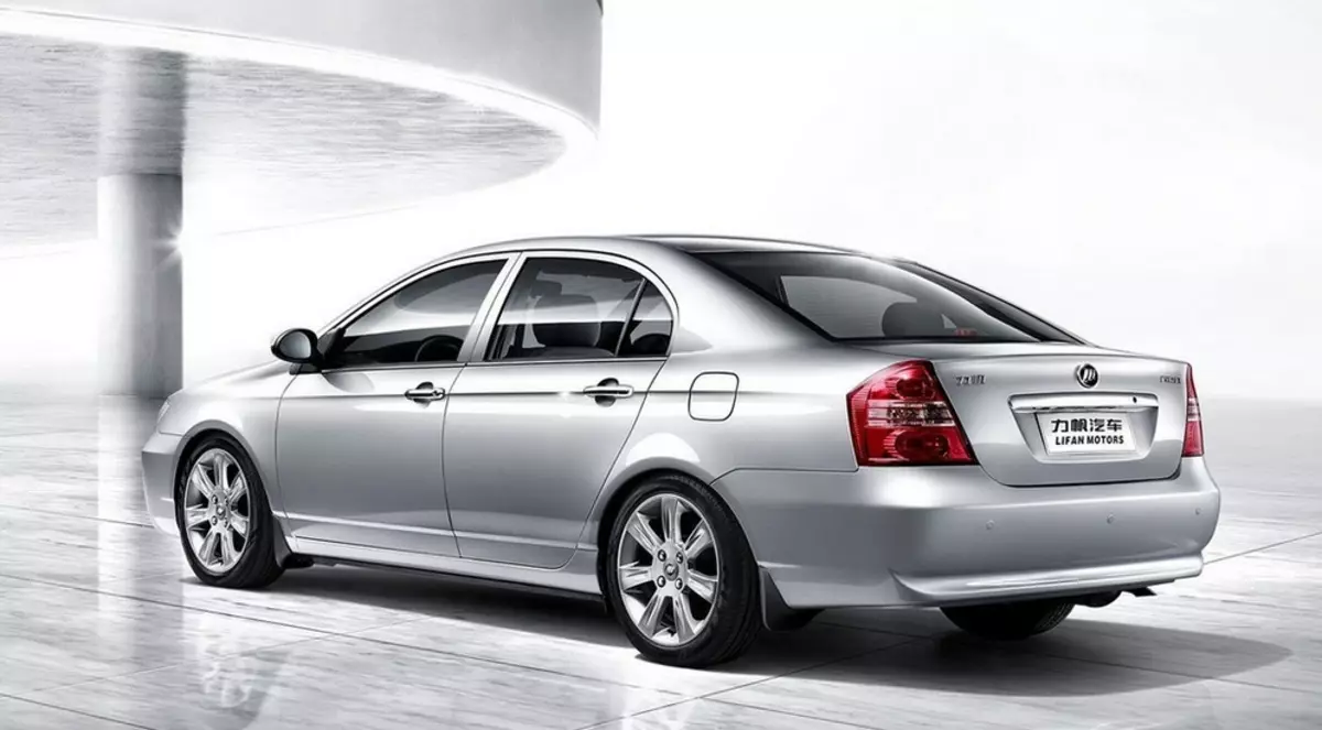 Confort ieftin: Alegeți un sedan cu transmisie automată pentru 600 de mii de ruble 23476_7