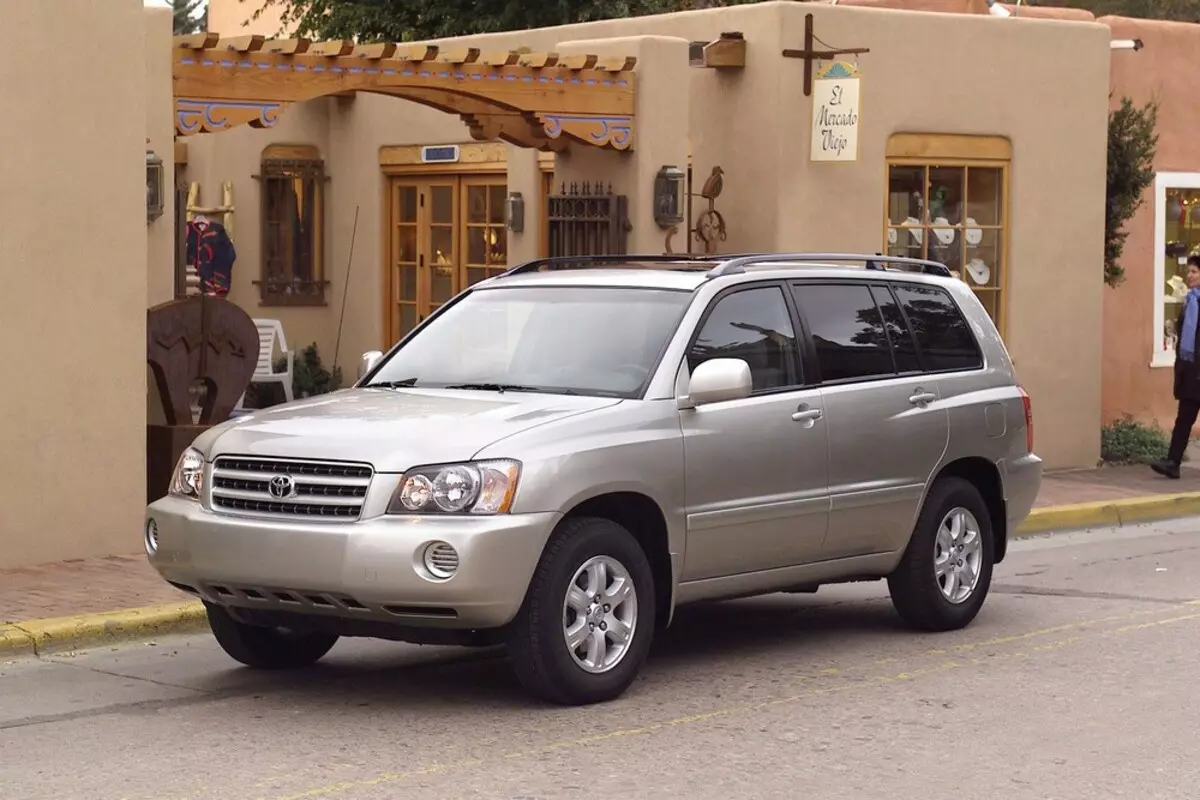 TOYOTA HIGHLANDER III (U50): Kebaikan dan Kekurangan, Ulasan Pemilik 23480_1