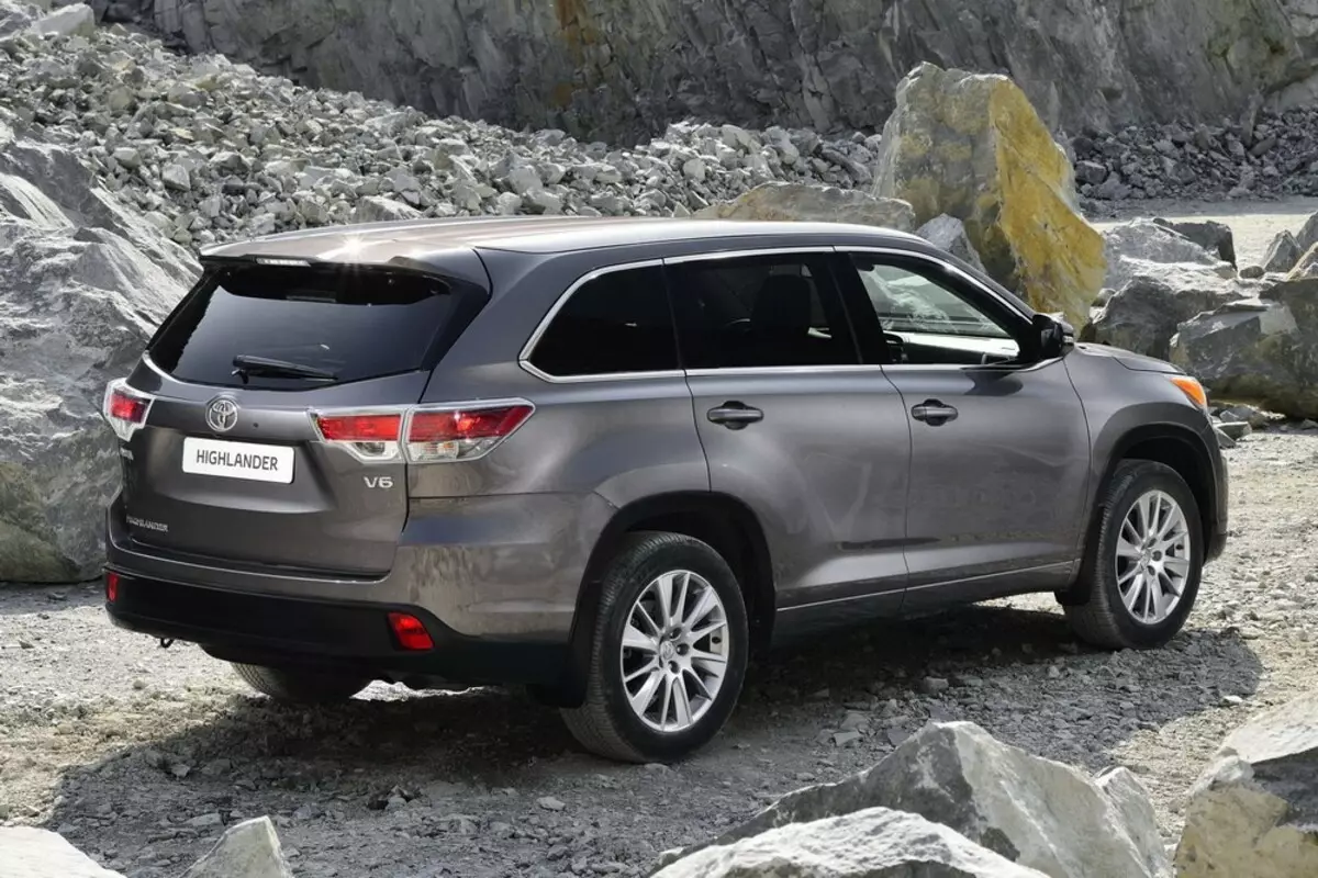 TOYOTA HIGHLANDER III (U50): Kebaikan dan Kekurangan, Ulasan Pemilik 23480_16