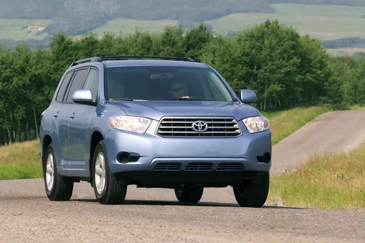 Toyota Highlander III (U50): Foar- en neidielen, eigners beoordelingen 23480_2