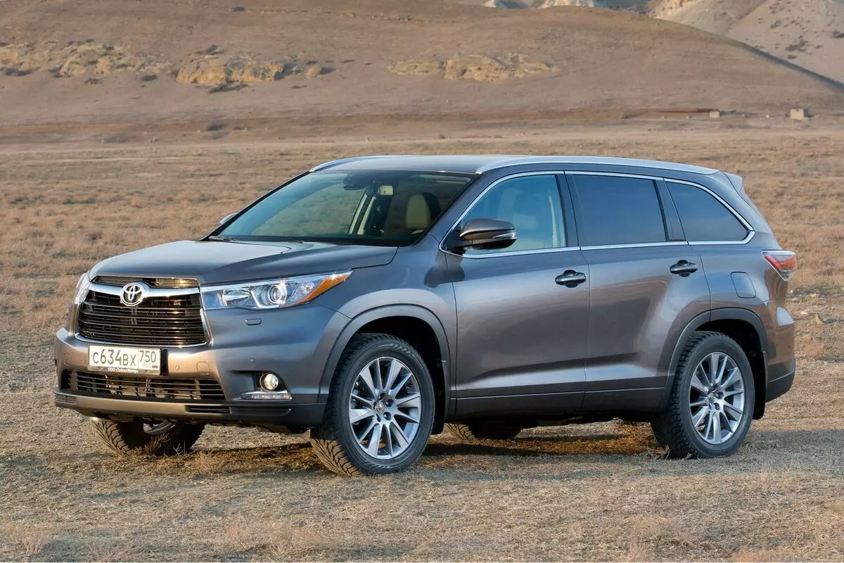 Toyota Highlander III (U50): Pros an de Cons, Besëtzer Bewäertungen 23480_3