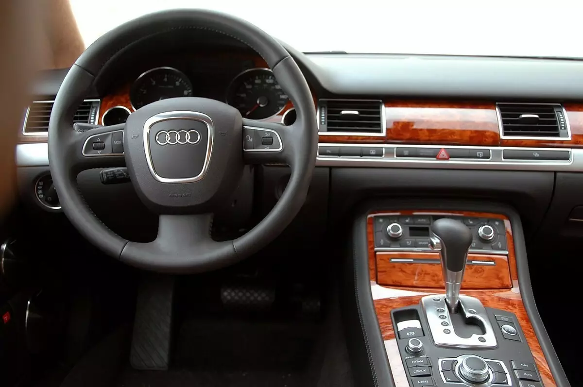 Audi A8 နှင့် S8 ပိုင်ရှင်များသည်ပန်းတစ်ခွက်ကိုဆုံးရှုံးနိုင်သည် 23628_2