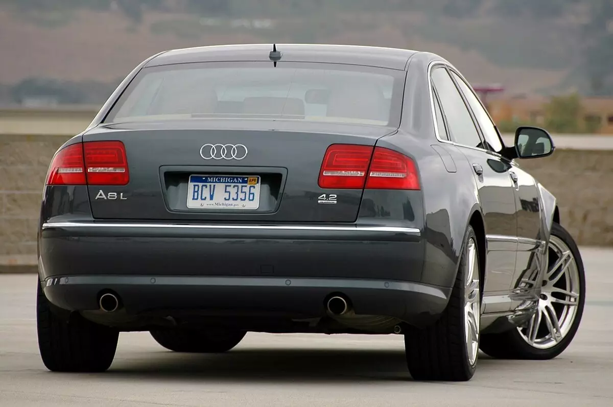 Audi A8 နှင့် S8 ပိုင်ရှင်များသည်ပန်းတစ်ခွက်ကိုဆုံးရှုံးနိုင်သည် 23628_3