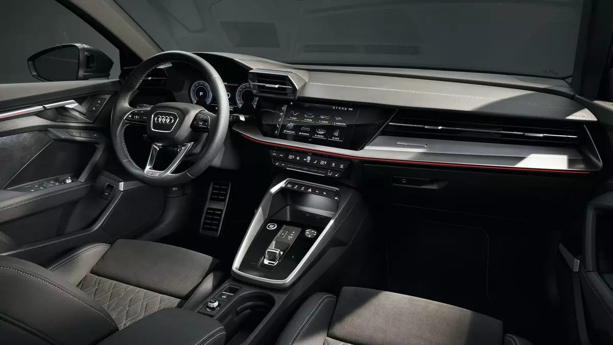 Novo Audi A3 com corpo sedan: longo e ainda mais 23639_7