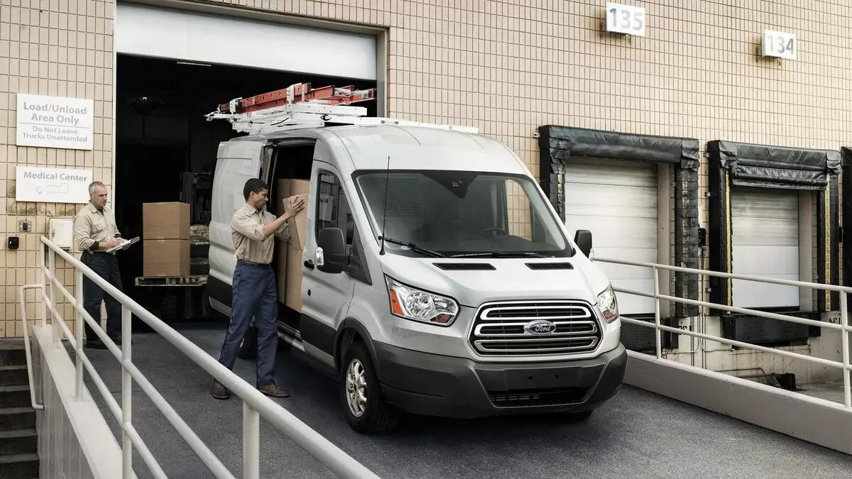 2017 ford quá cảnh van