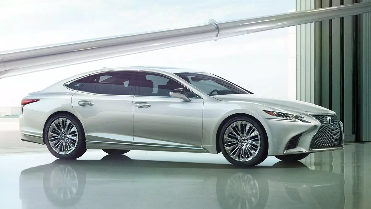 Lexus_ls_500_1-1600x0-c-privzeta