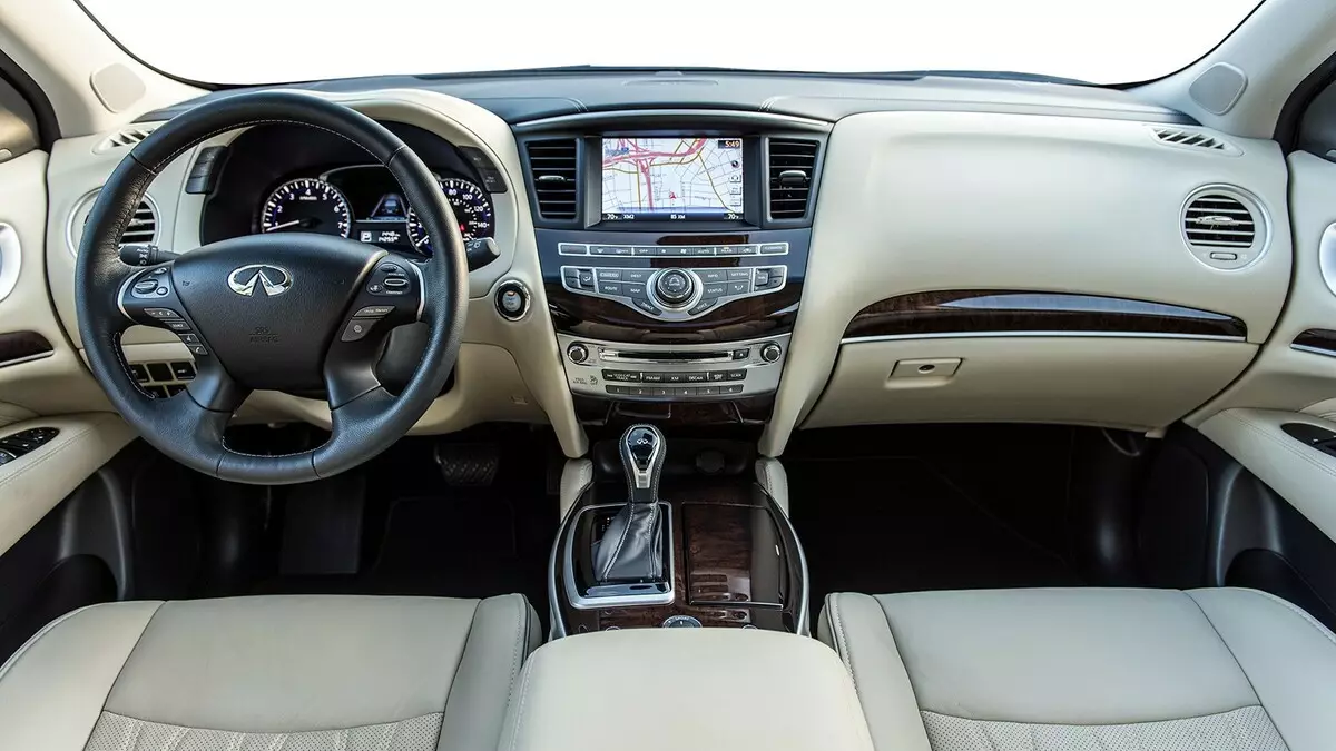 સુધારાશે infiniti QX60 રશિયન બજારમાં દાખલ થાય છે 23778_3