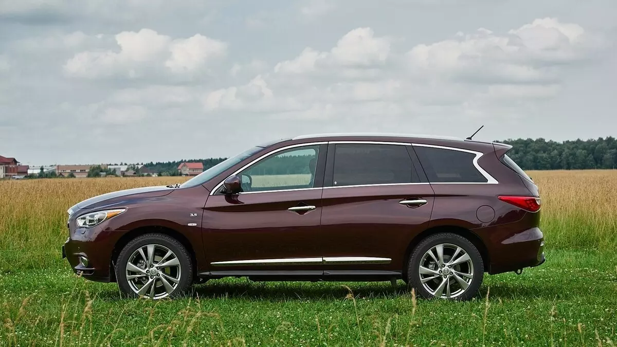 Paldies, es esmu labāks metro: Test Drive Infiniti Qx60 23780_2