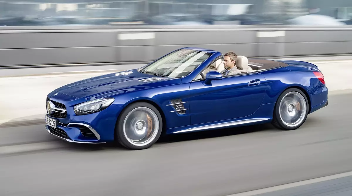 Mercedes-Benz SL het aan die première afgeklassifiseer 23837_11