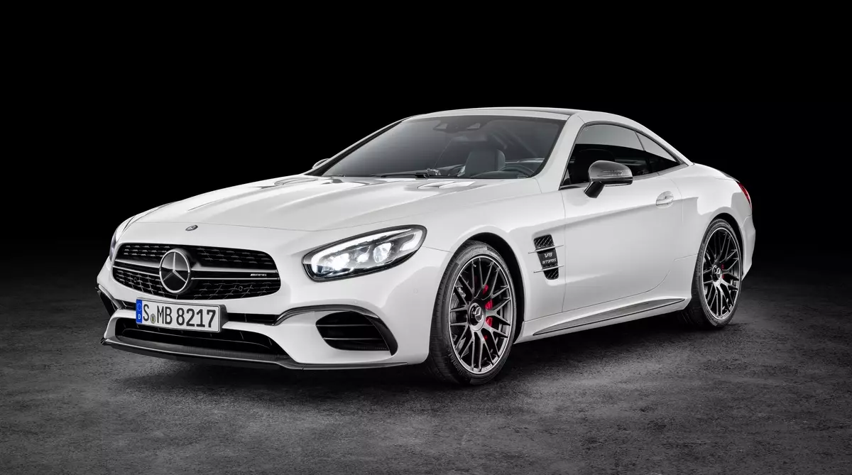 Mercedes-Benz SL het aan die première afgeklassifiseer 23837_2