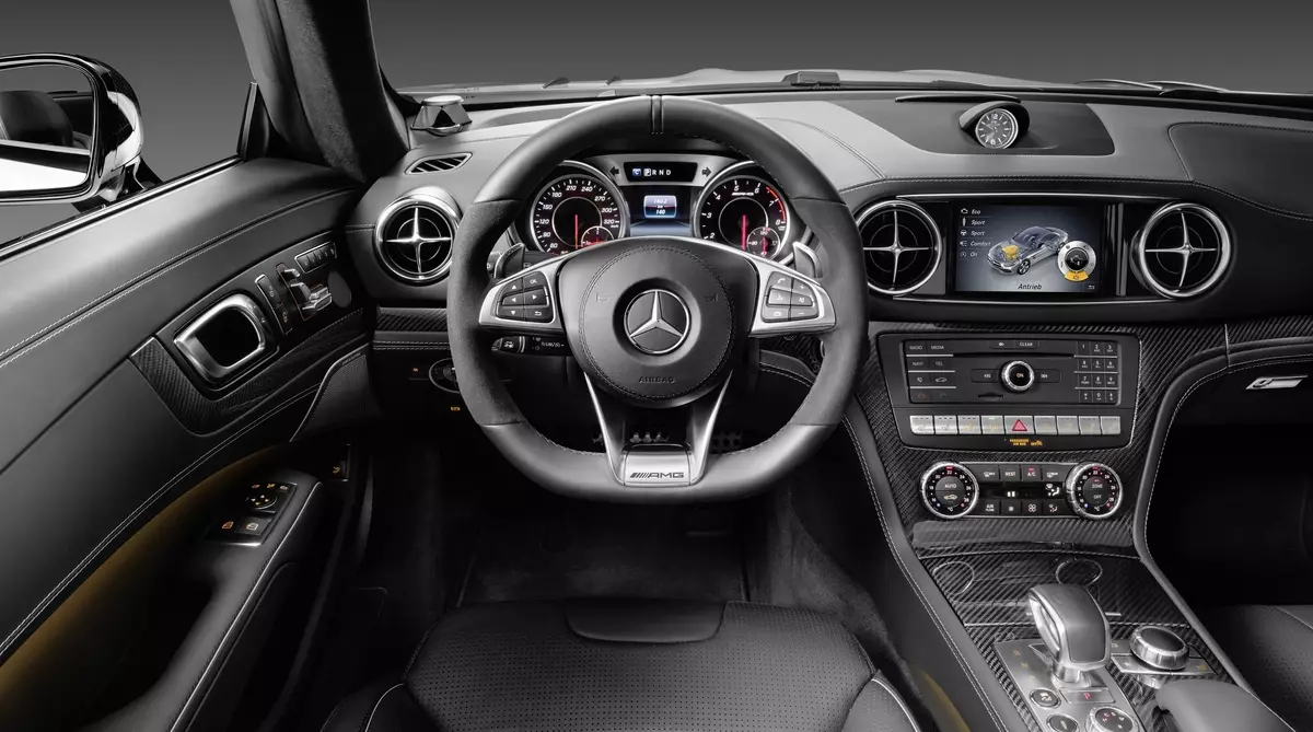 Mercedes-Benz SL het aan die première afgeklassifiseer 23837_7