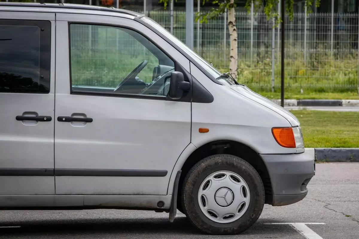 Mercedes Vito W638 med kjørelengde: kropp, salong, elektriker 23861_10