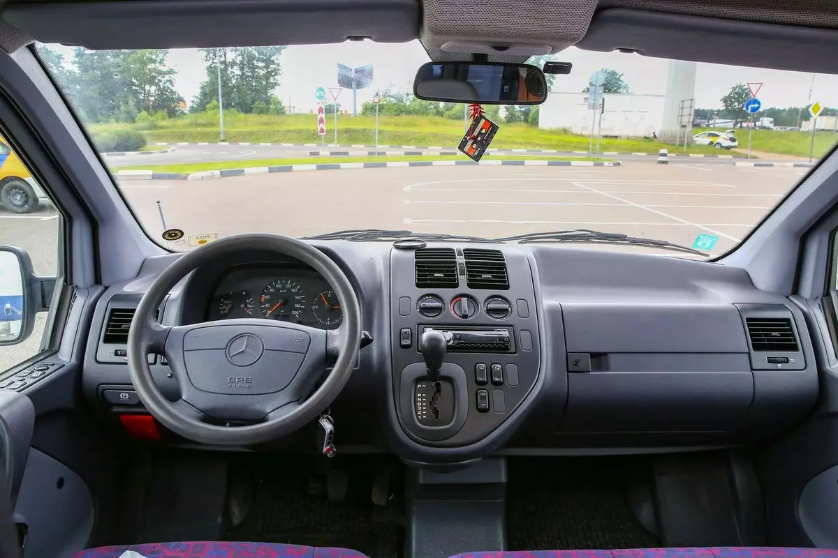 Mercedes Vito W638 z przebiegiem: ciałem, salonem, elektrykiem 23861_12