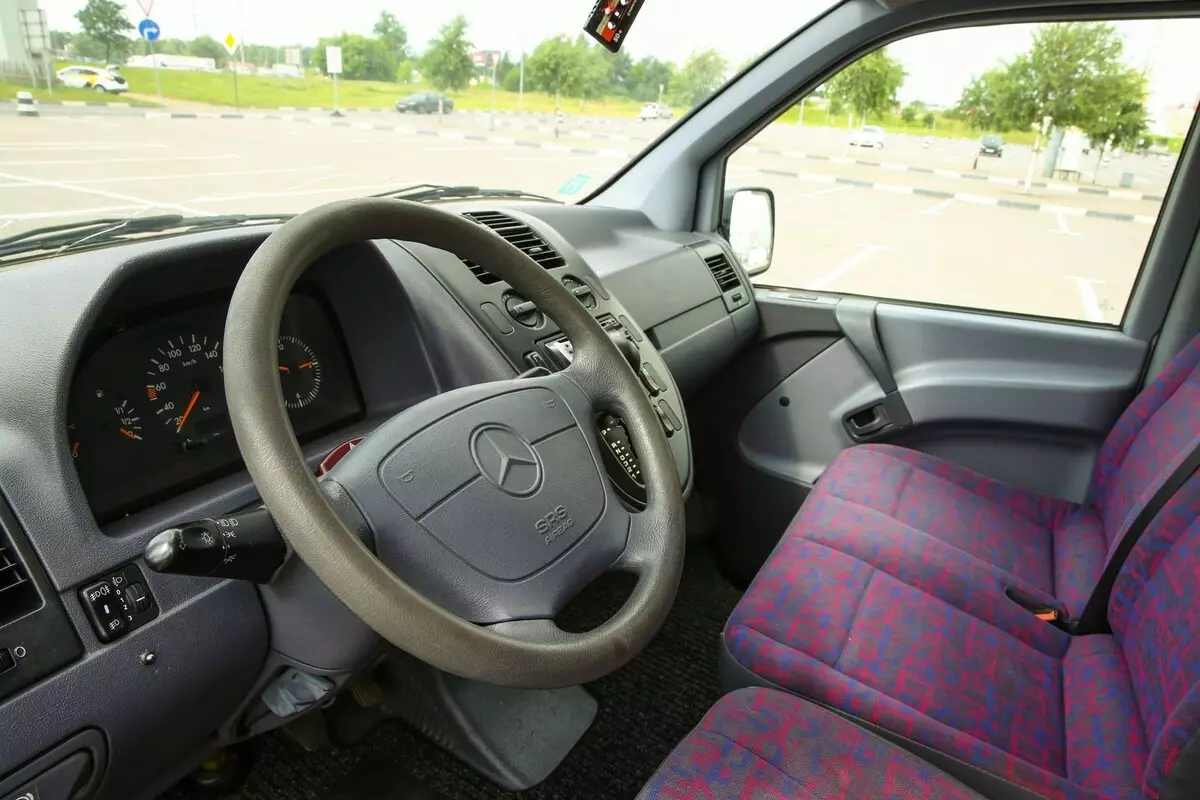 Mercedes Vito W638 z przebiegiem: ciałem, salonem, elektrykiem 23861_13