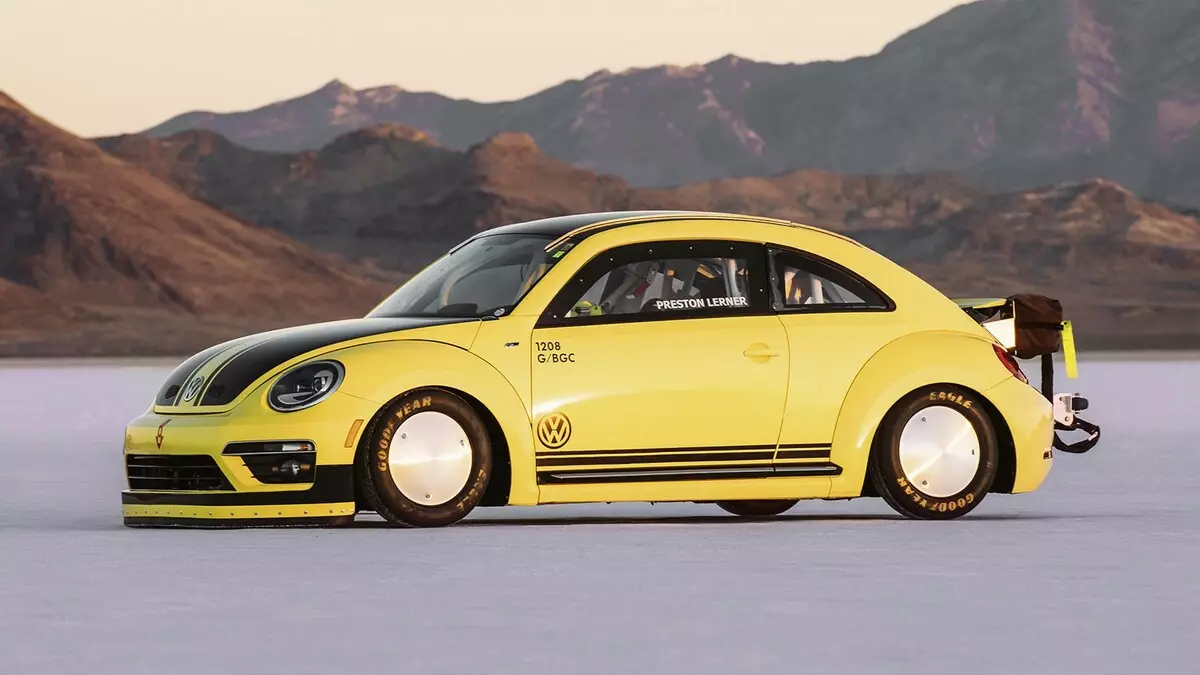 Volkswagen Beetle DocUsed op Bonneville bij Record Snelheid 23950_1