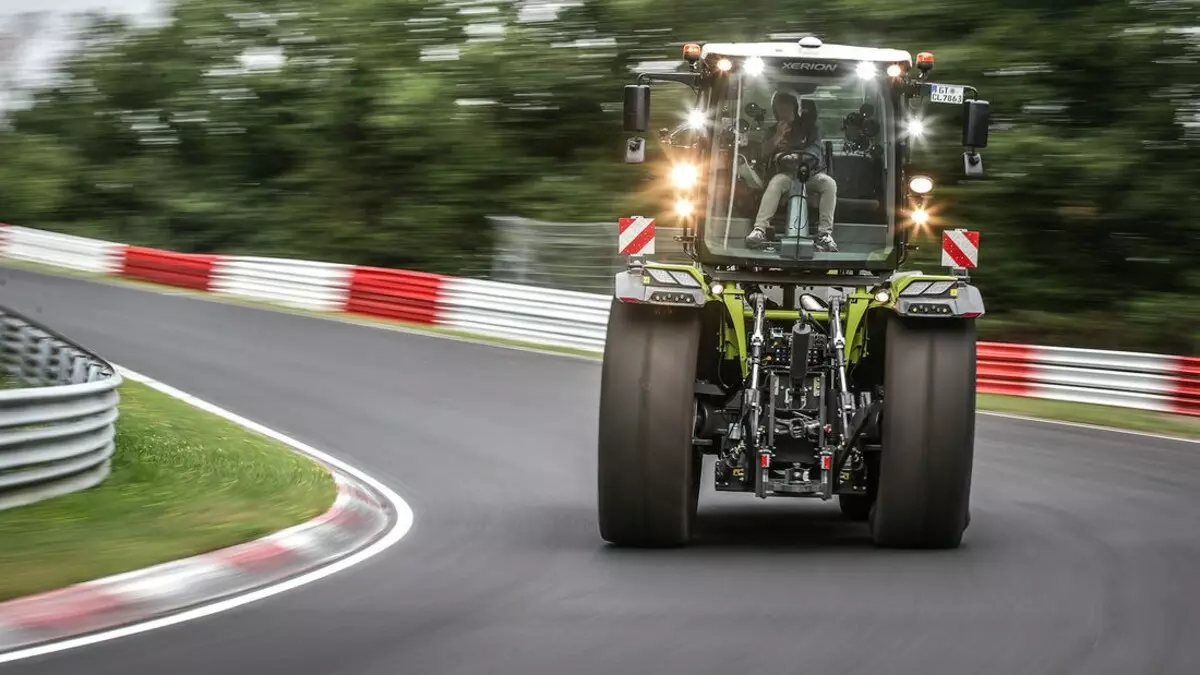 Samkvæmt umsókn þinni: 17 tonn dráttarvél á Nürburgring, fljótur hring vídeó 23962_2