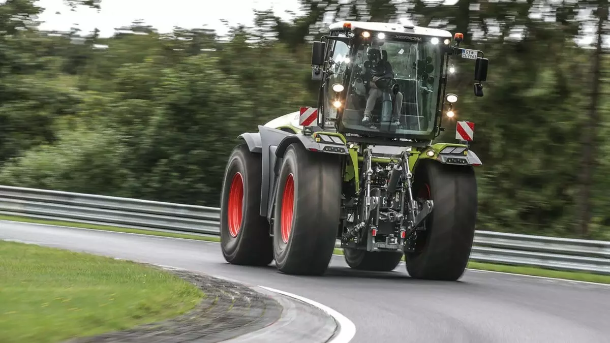 Според вашите приложения: 17-тонен трактор на nürburgring, бързо кръг видео 23962_3