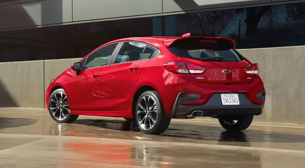 Apresentado Atualizado Chevrolet Cruze, Spark e Malibu 23971_2