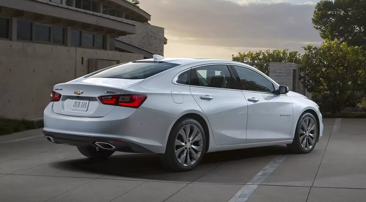 New Chevrolet Malibu beats rivals at the price and class 23980_3