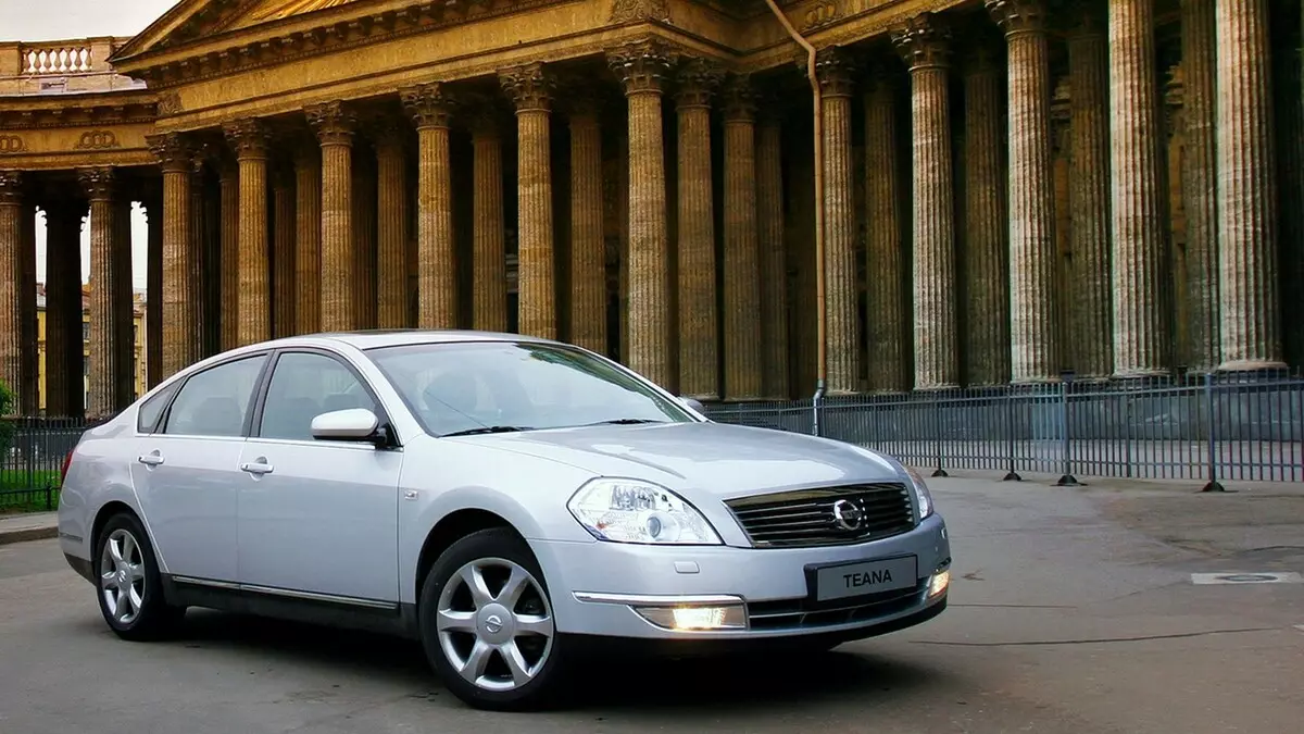 Auf dem Foto: Nissan Teana (J31) '2006-08