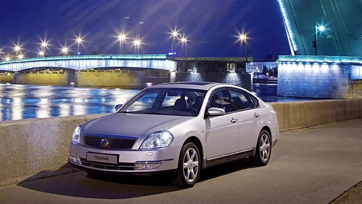 Auf dem Foto: Nissan Teana (J31) '2006-08