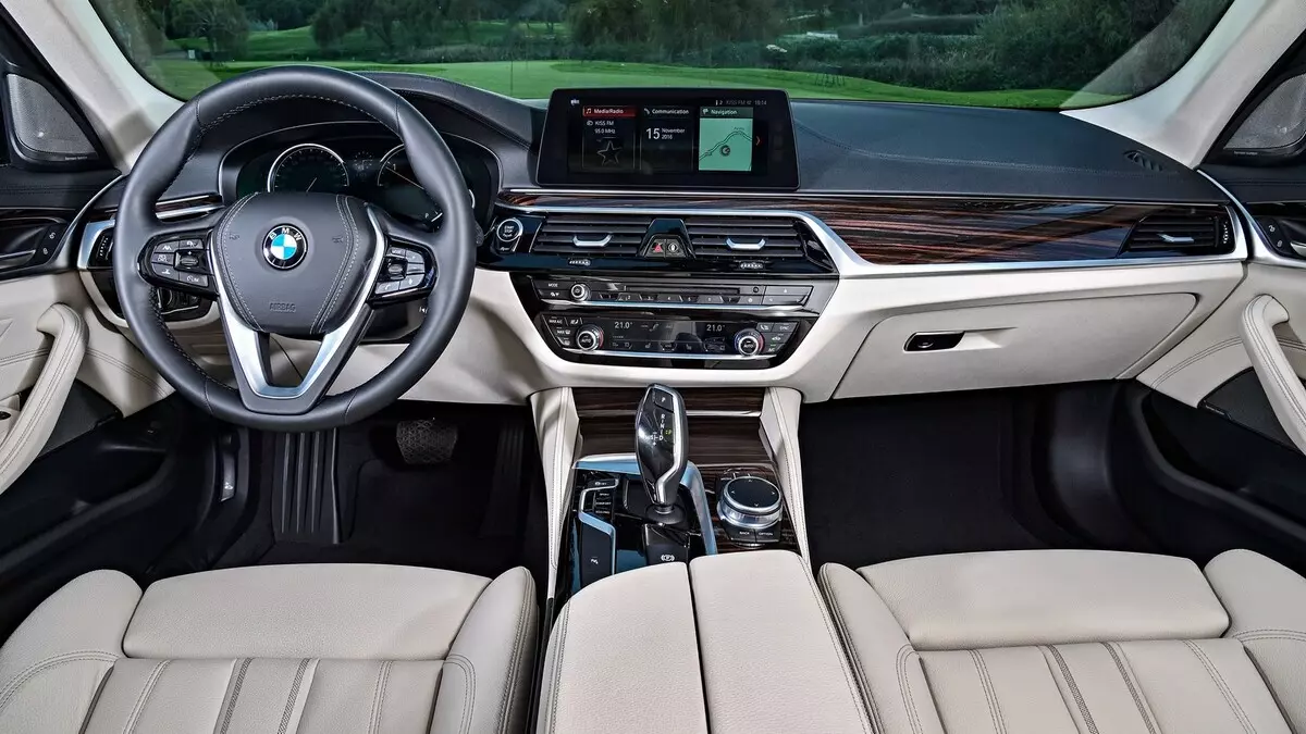 BMW 520d an Firma: Wielt e prestigiéisen Diesel Sedan fir 3 Millioune Rubelen 24067_44
