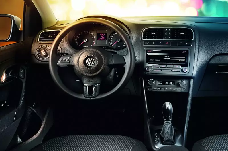 Volkswagen Polo sedan. Interiør