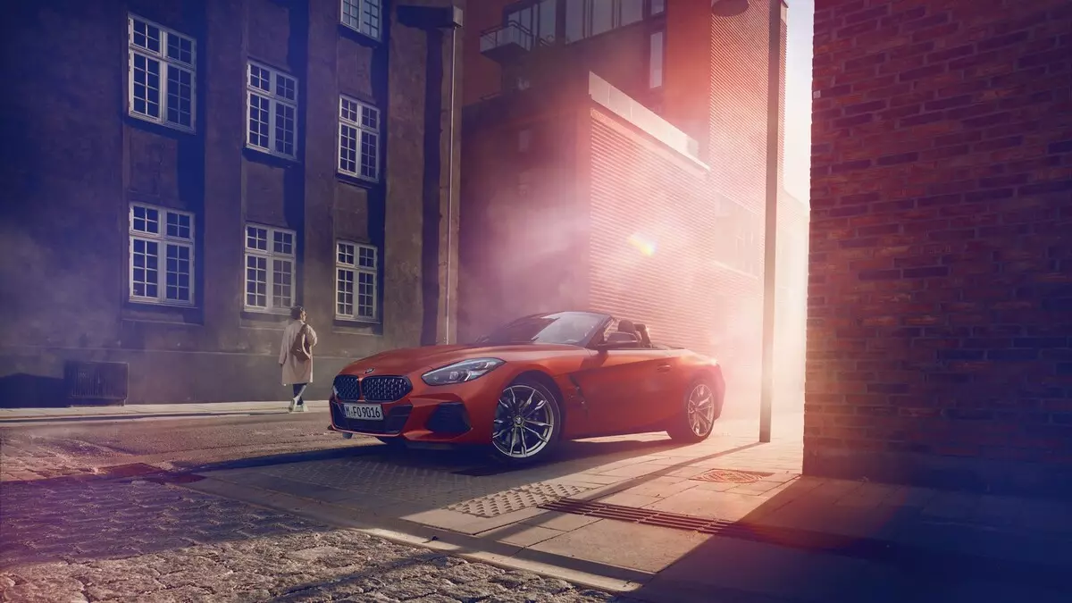 Officially: BMW Z4 debuted in the specification of First Edition 24075_14