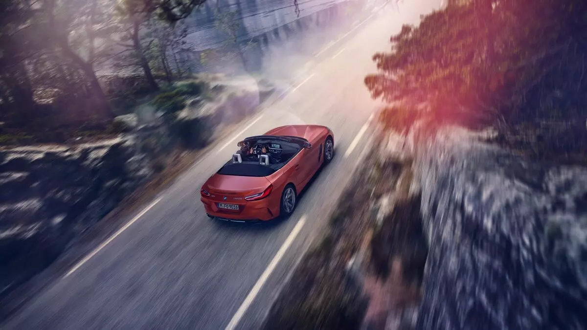 A hukumance: BMW Z4 Debuled a cikin ƙayyadaddun bugu na farko 24075_16