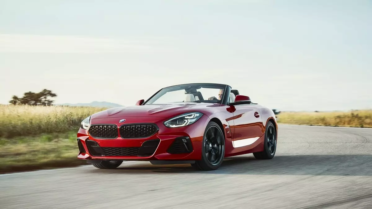 A hukumance: BMW Z4 Debuled a cikin ƙayyadaddun bugu na farko 24075_3