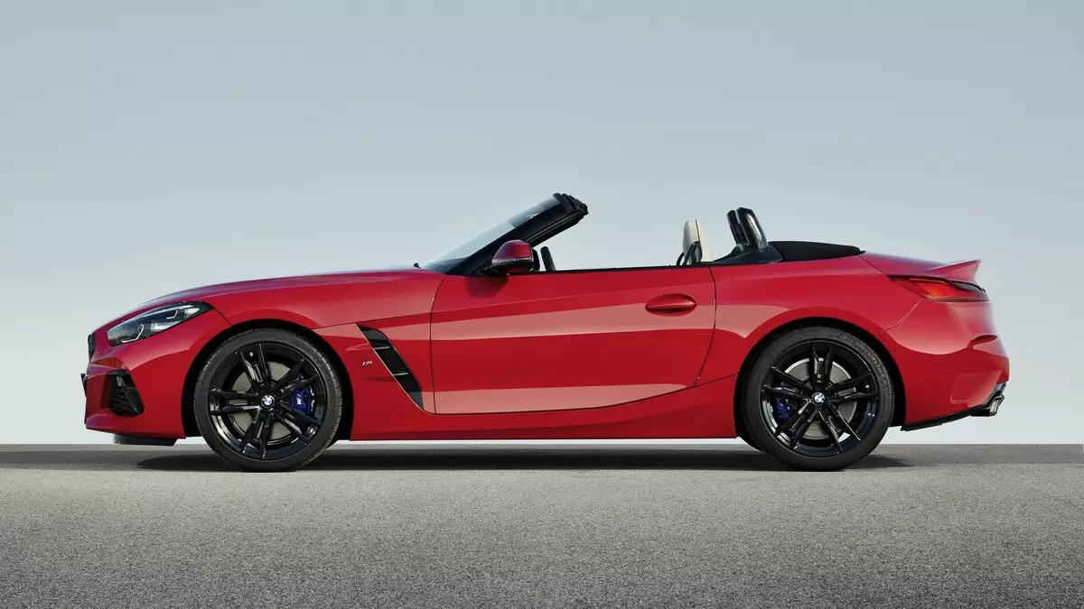 Oficialmente: BMW Z4 estreou na especificação da primeira edição 24075_4