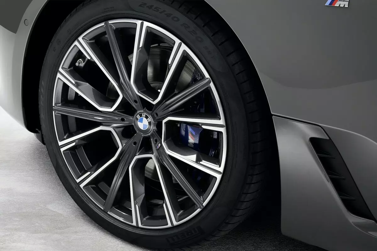 Actualitzat BMW 6 Sèrie GT: Merchant Liftbek no va començar a connectar-se a la sortida 24086_5