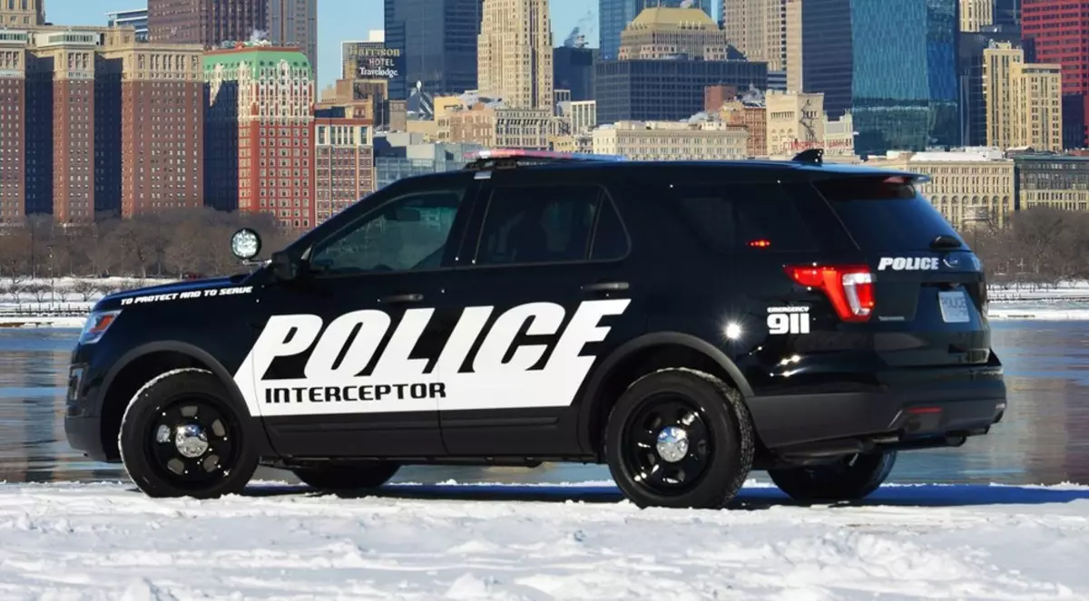 Ford prinesie nový policajný dôstojník na Chicago na základe programu Explorer 2408_3